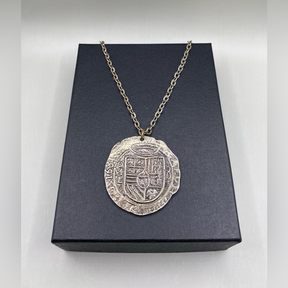 Jewelry | Vintage Crest Medallion Pendant Necklace | Poshmark